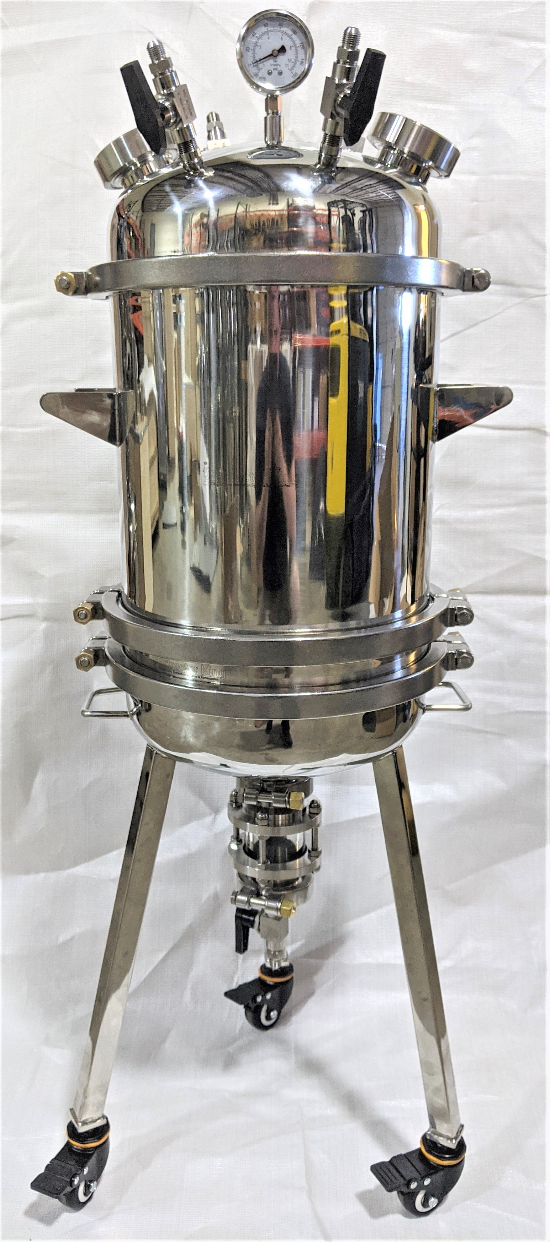 12″ Enclosed Buchner Filtration System